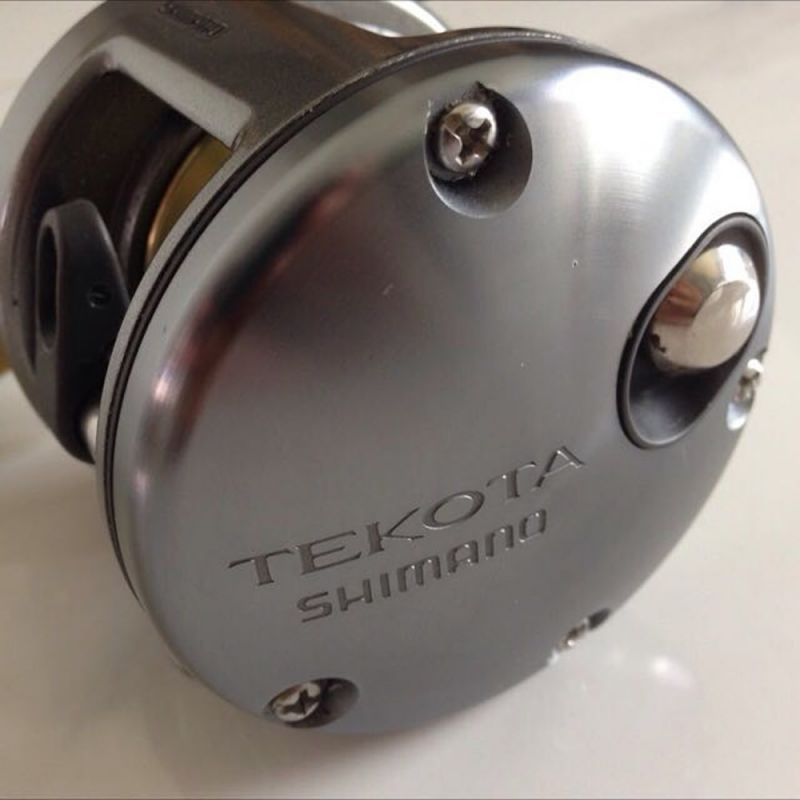 Reel Shimano Tekota 300 Rotativo - Devoto Camping